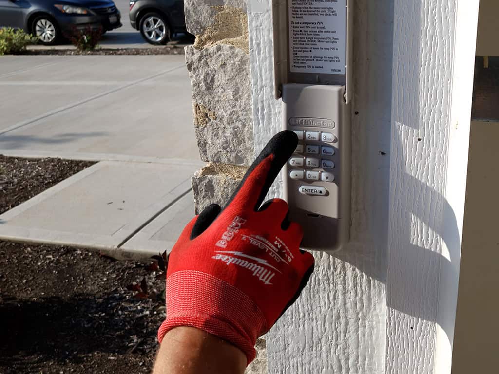 The Best Guide to Using Chamberlain and Liftmaster Keypads